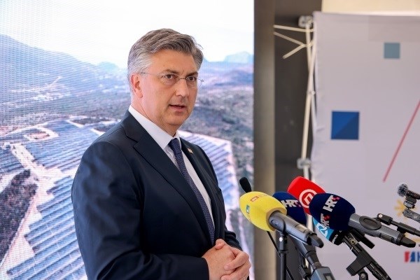 HEP grupa - Obilazak gradilišta najveće hrvatske sunčane elektrane SE Korlat